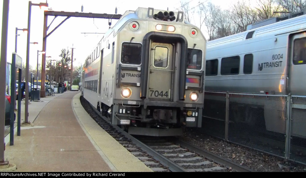 Train 6635 Meets Train 6656